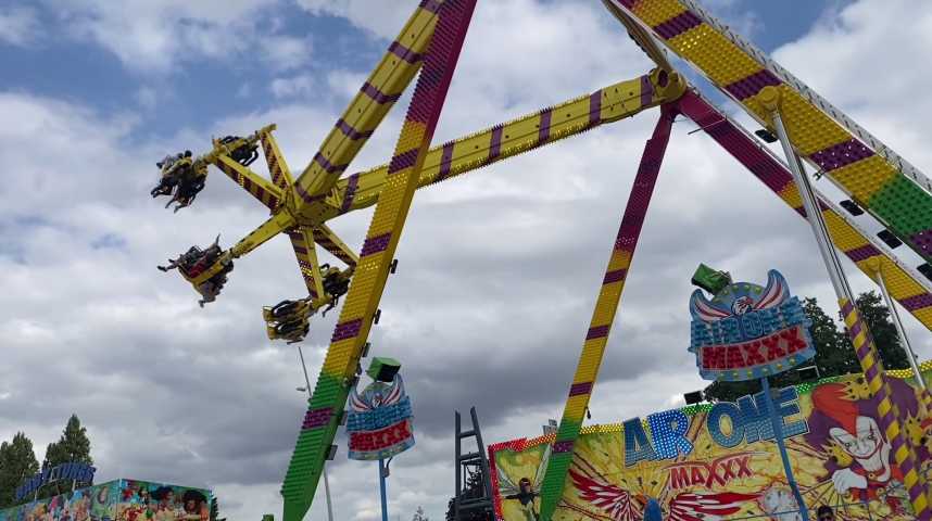 Vidéos : Arras : la foire aux manèges sur l'esplanade du Val de Scarpe ...