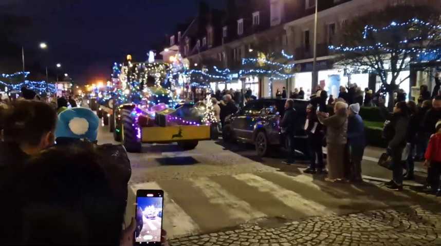 Vidéos : Les Jeunes Agriculteurs du canton d'Yvetot en parade pour Noël ... Vidéos : Les Jeunes Agriculteurs du canton d'Yvetot en parade pour Noël ...