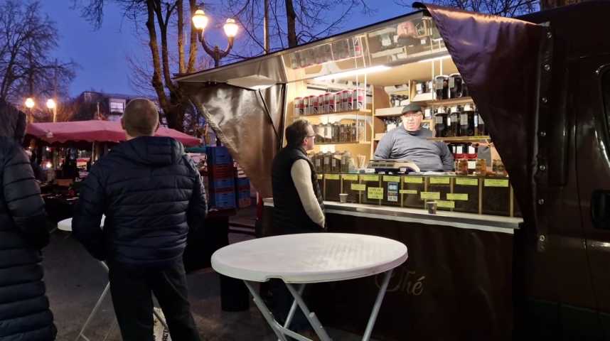 Vidéos : Eric Dubonnet, torréfacteur ambulant sur le marché de Saint ...