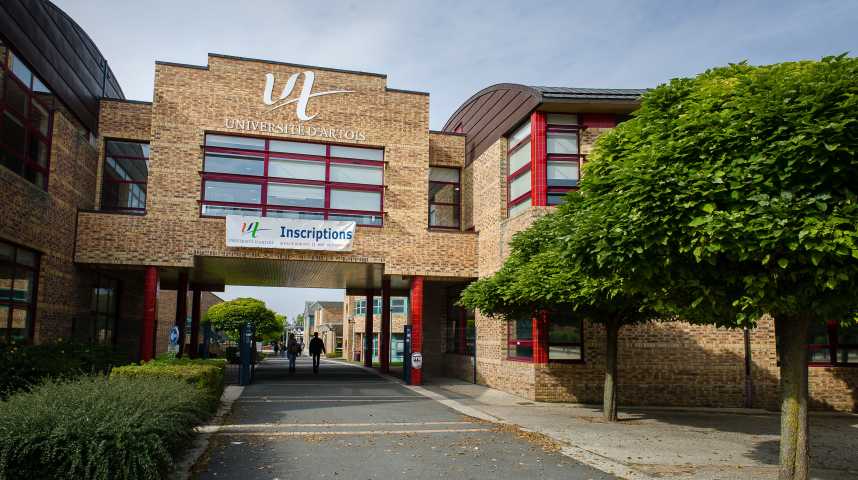 L'université d'Artois, 13000 étudiants dans 5 villes: Arras, Lens ...
