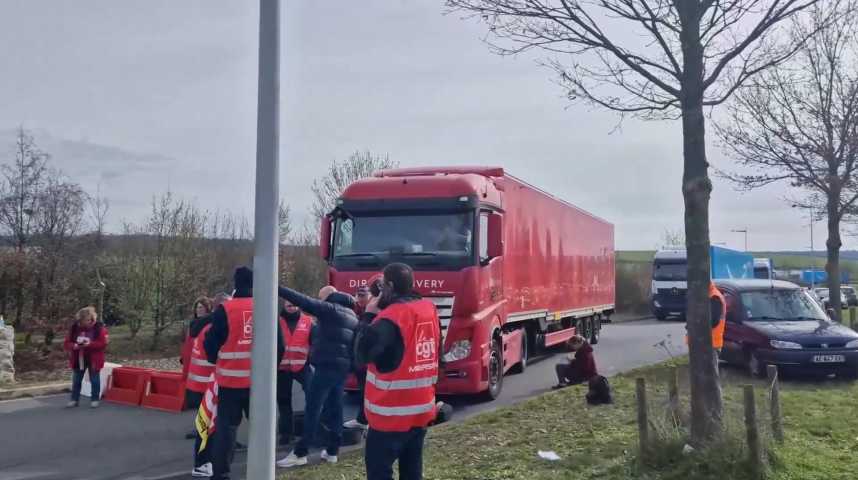 Vidéos : Mobilisation devant le site d'Amazon de Boves (Somme) pour les ... Vidéos : Mobilisation devant le site d'Amazon de Boves (Somme) pour les ...