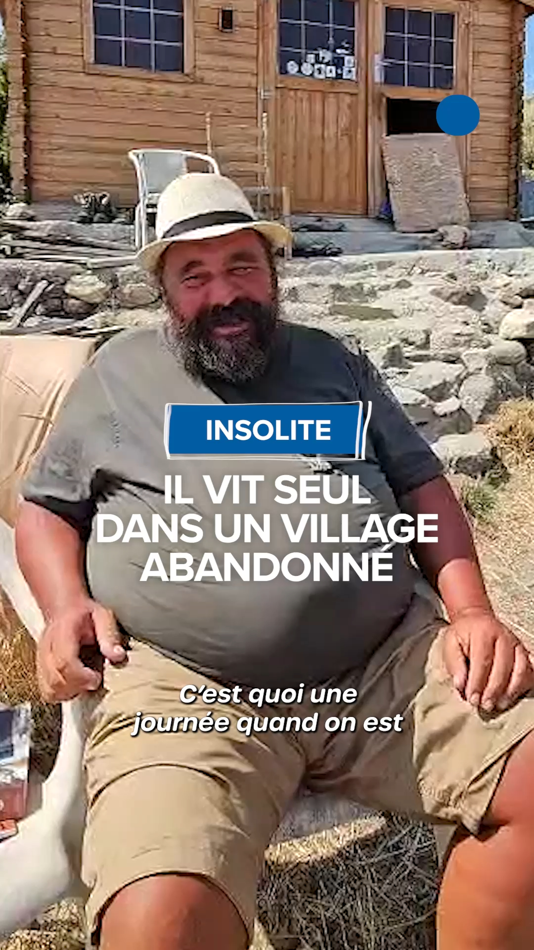 Il vit seul sans eau, sans électricité dans un village abandonné : le berger Michel Courtie ...