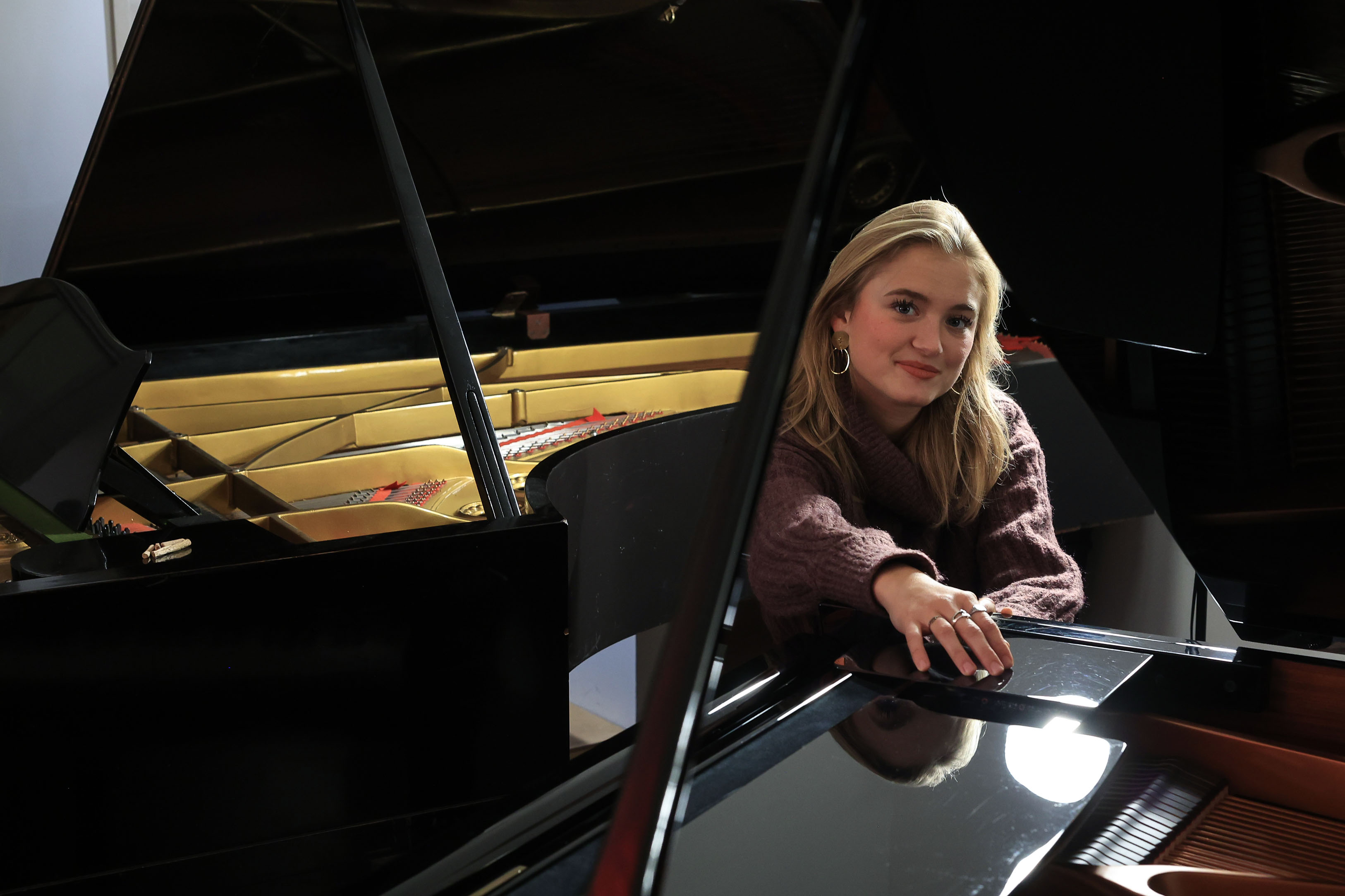 Étudiante, elle joue du piano pour réconforter les malades à l’hôpital ...