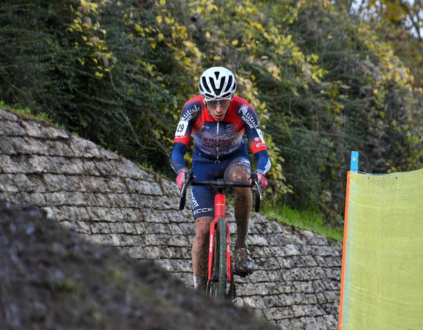 Le Baumois Quentin Navarro gagne le cyclo-cross de Valdahon