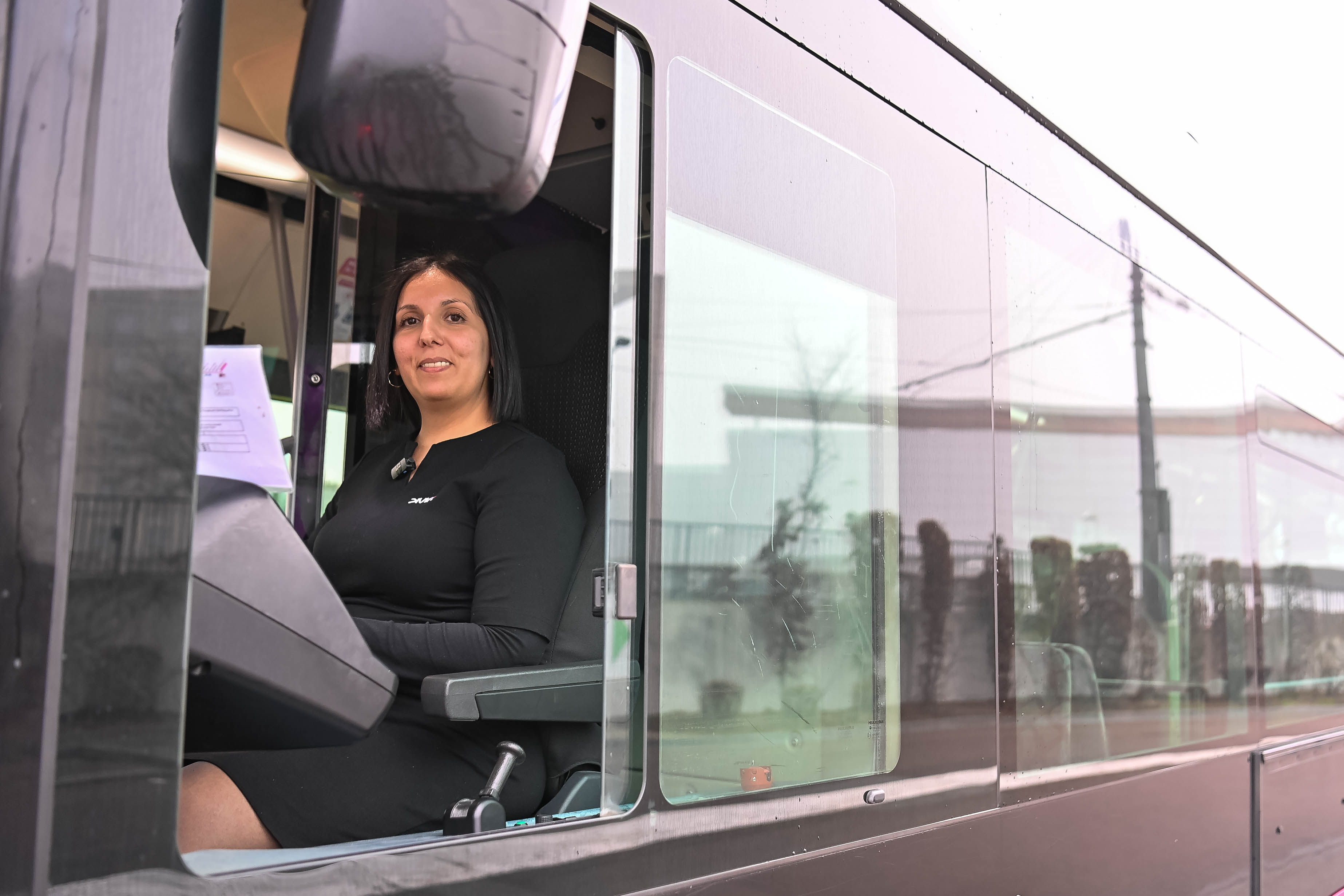 Une journée avec... Nadia, conductrice de bus à Dijon